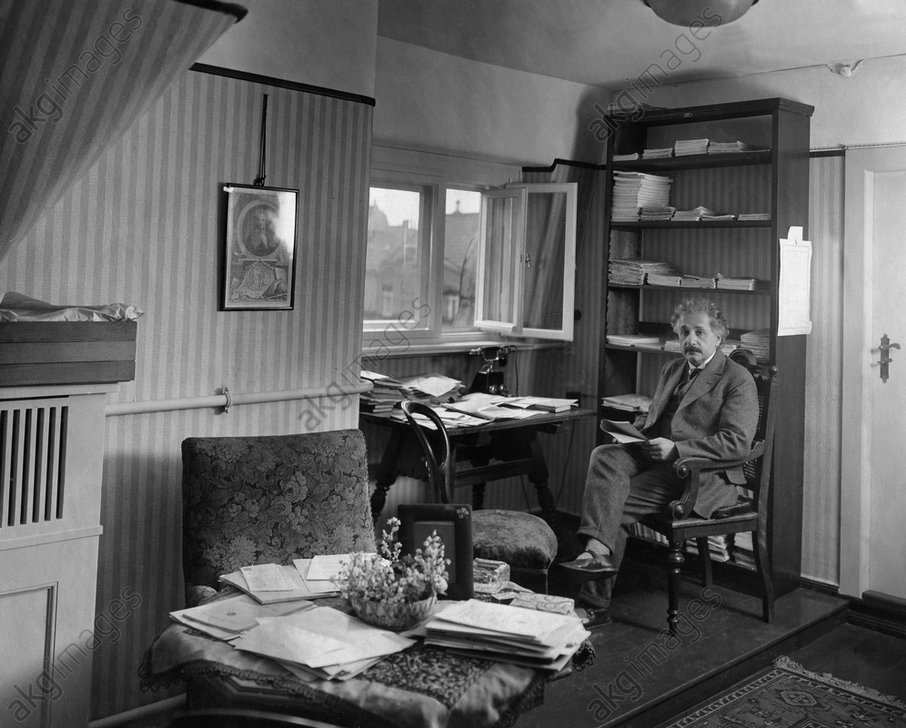 Albert Einstein | Scrolller