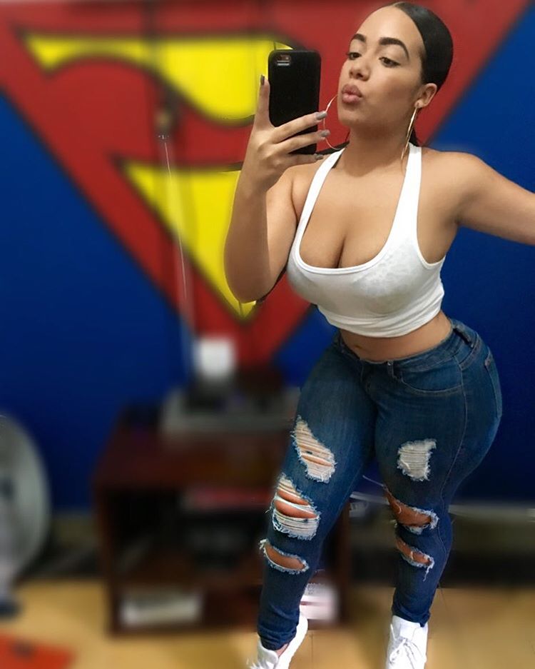 Alejandra | Scrolller