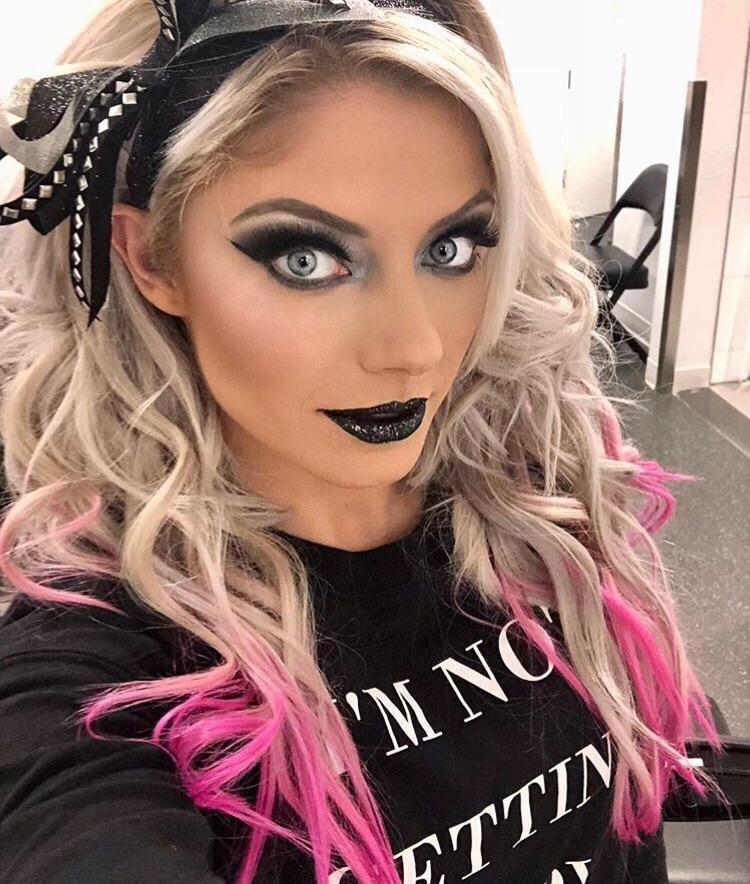 Alexa bliss | Scrolller