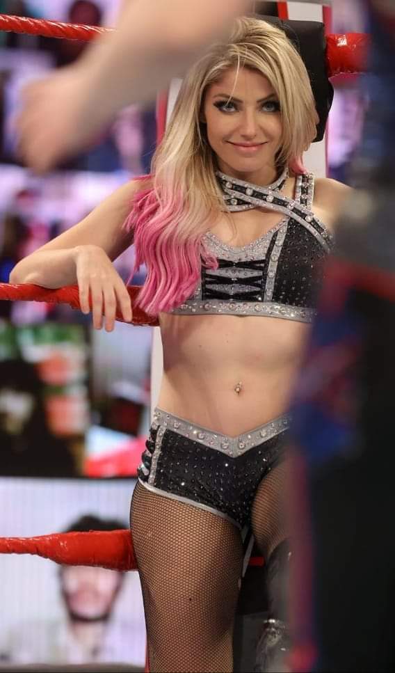 Alexa Bliss | Scrolller