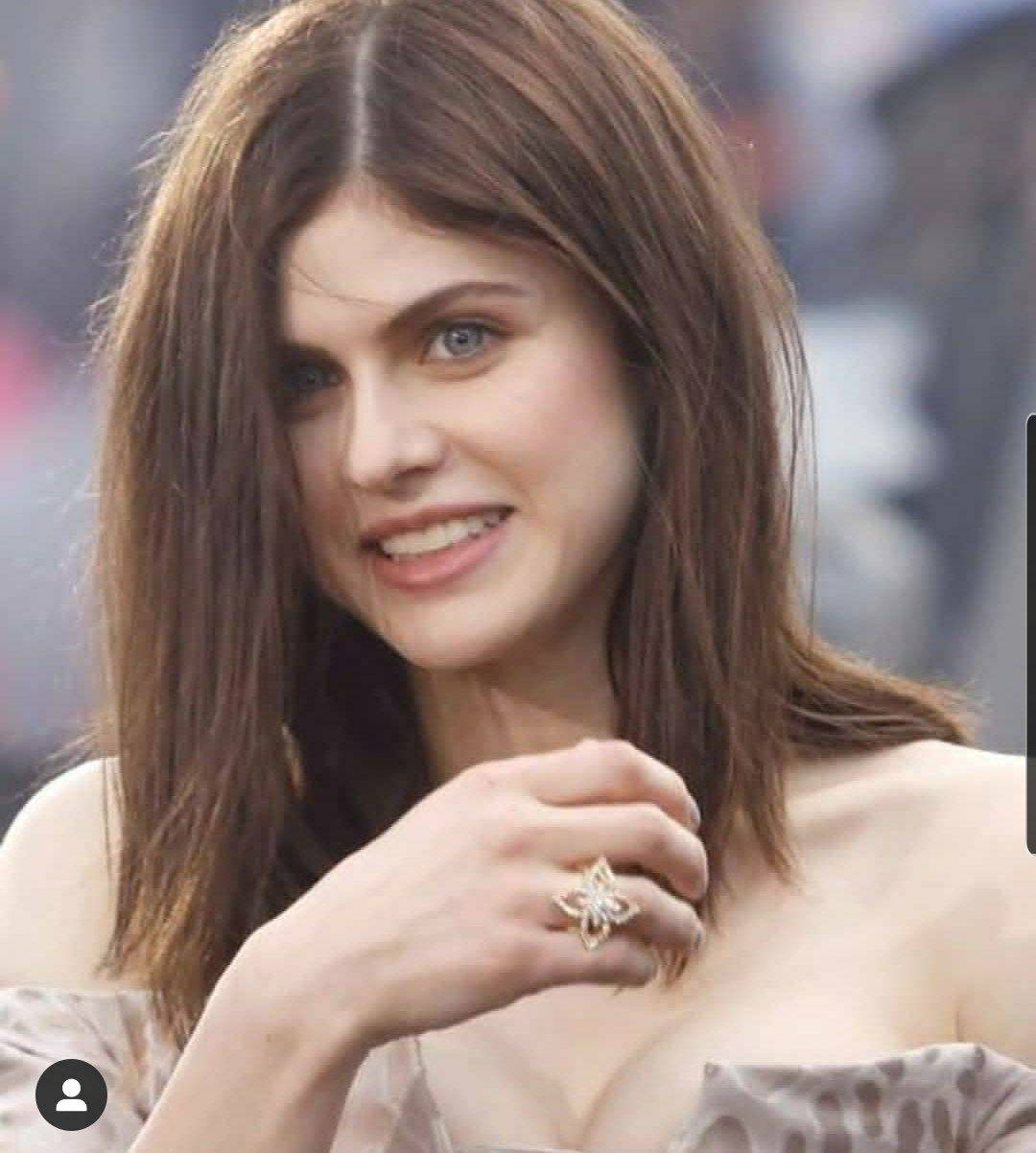 Alexandra Daddario | Scrolller