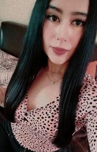 ¿Alguien sabe el nombre de ella? | Scrolller