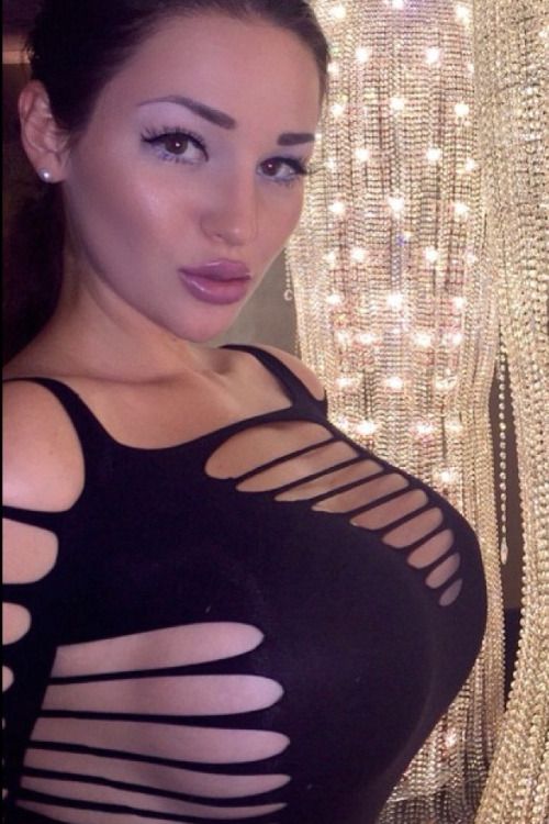 Alina in bimbo mode | Scrolller