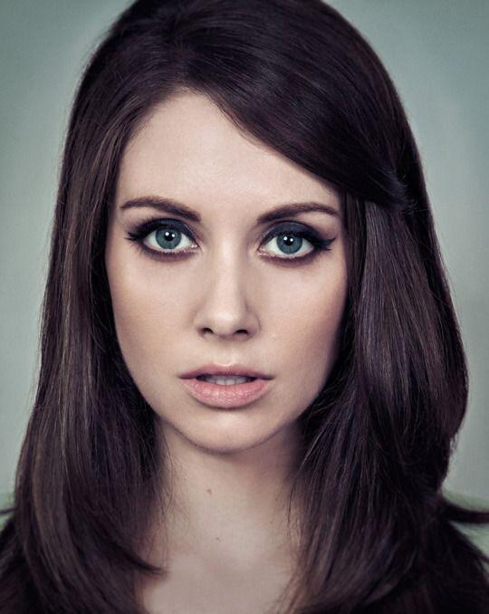 Alison Brie- so pretty | Scrolller