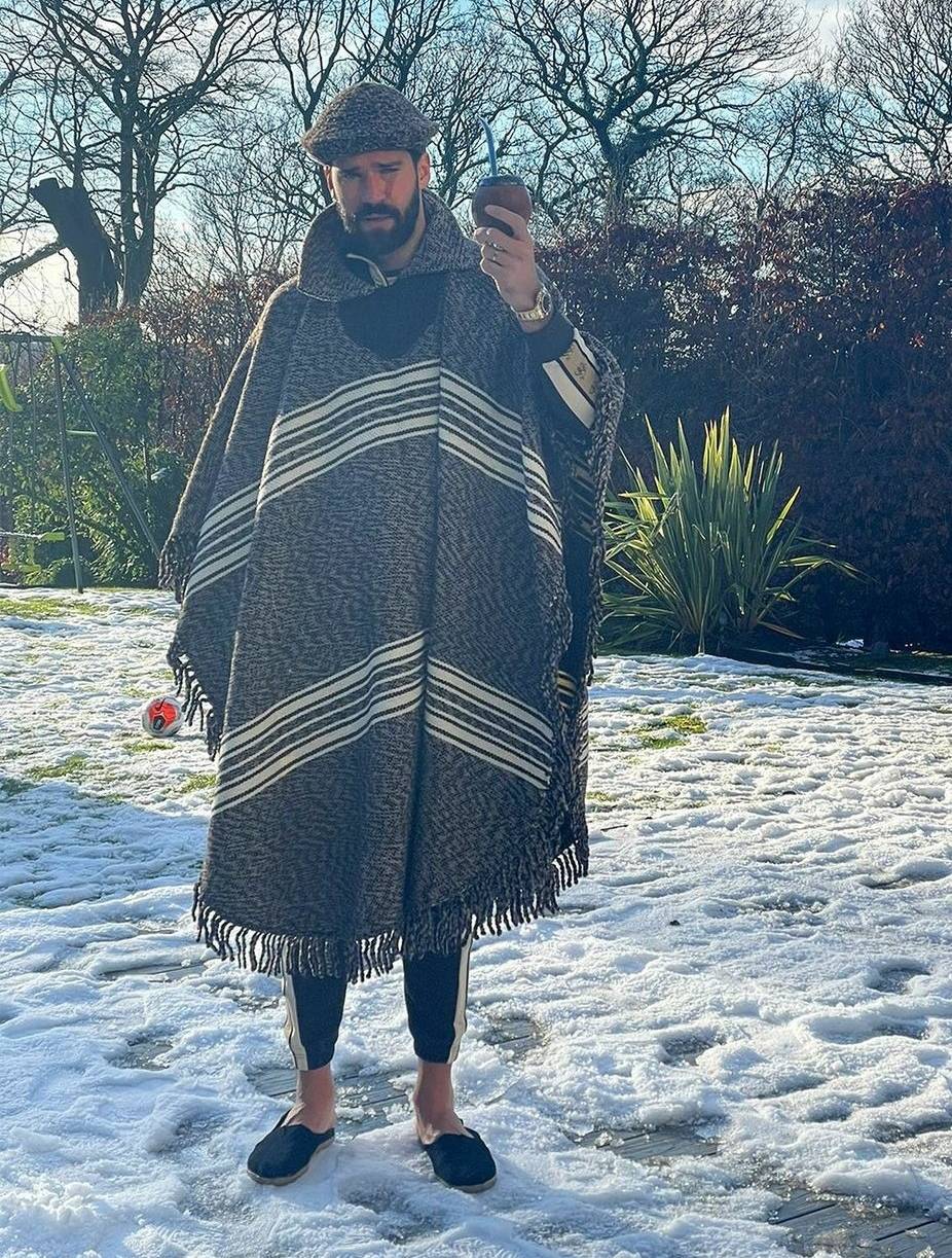 Alisson wearing new winter goalkeeper kit | Scrolller