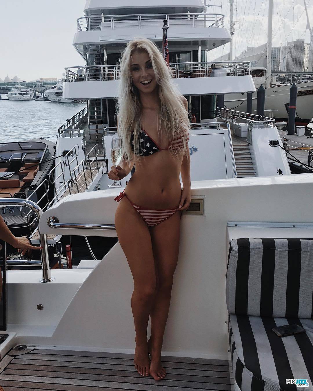 All american girl | Scrolller