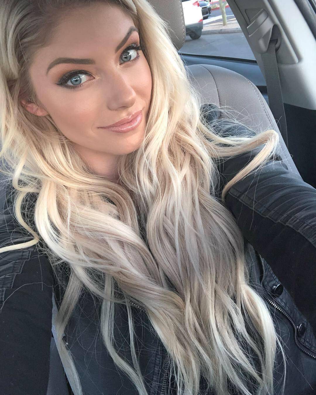 All blonde everything Alexa Bliss | Scrolller