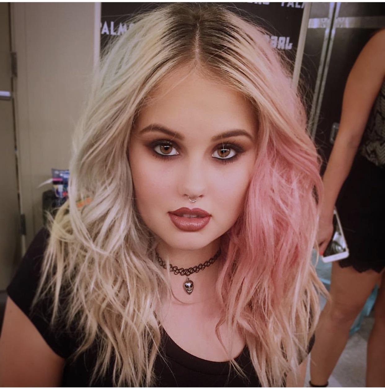 All dolled up Debby | Scrolller