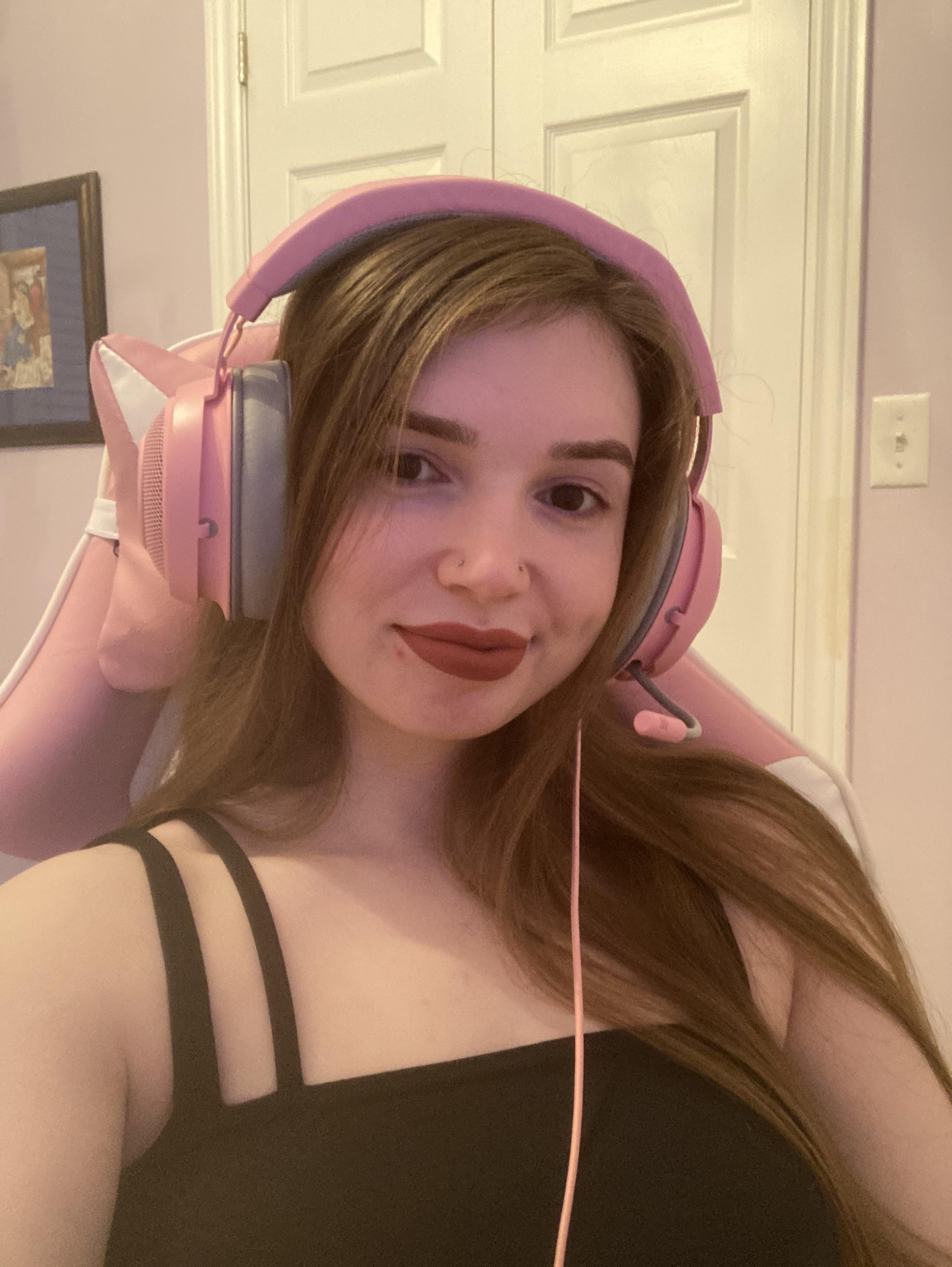 All dressed up with nowhere to go, twitch.tv/TheQueenLiz_ | Scrolller