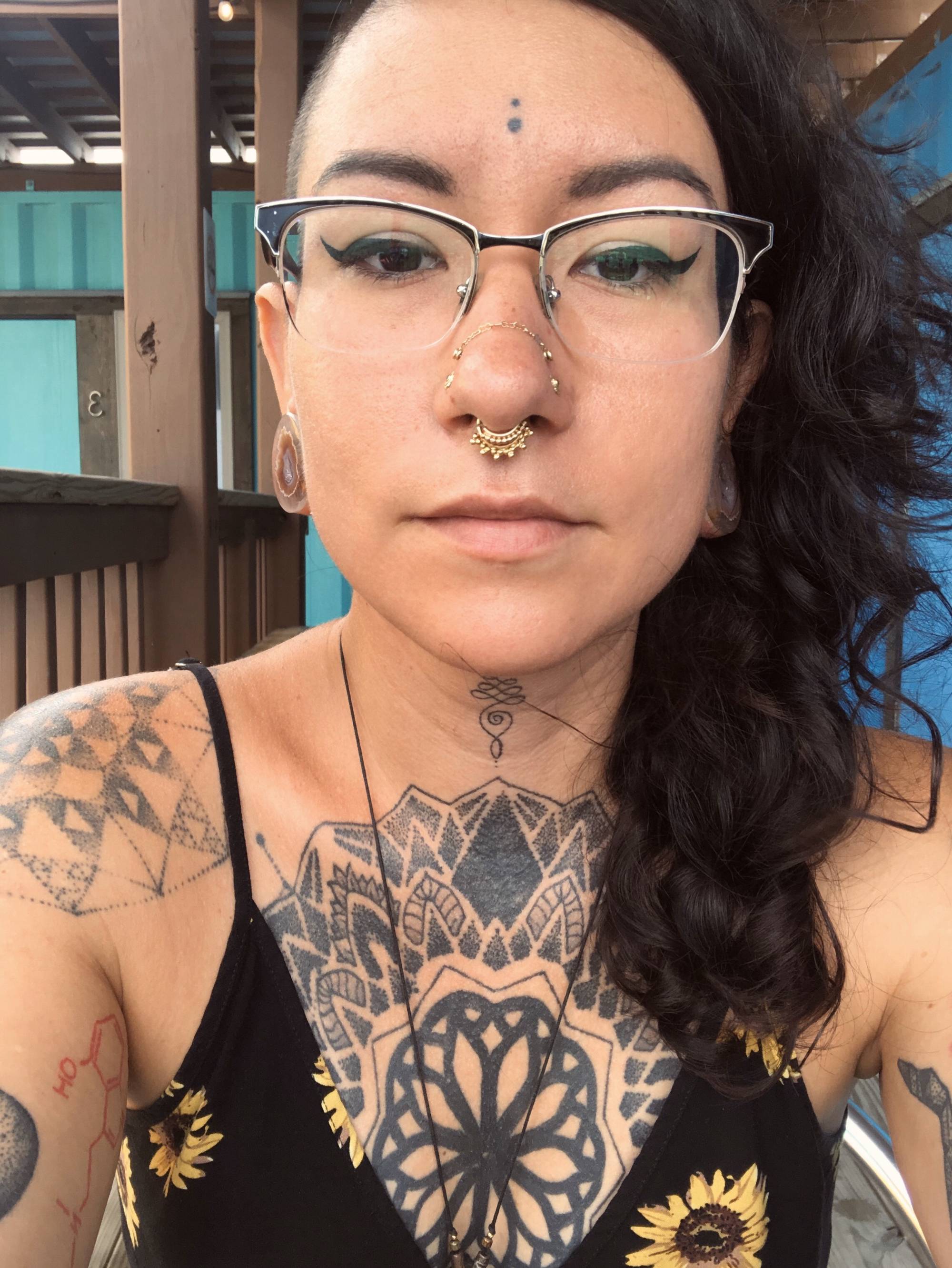 All gold everything, nose goals achieved | Scrolller