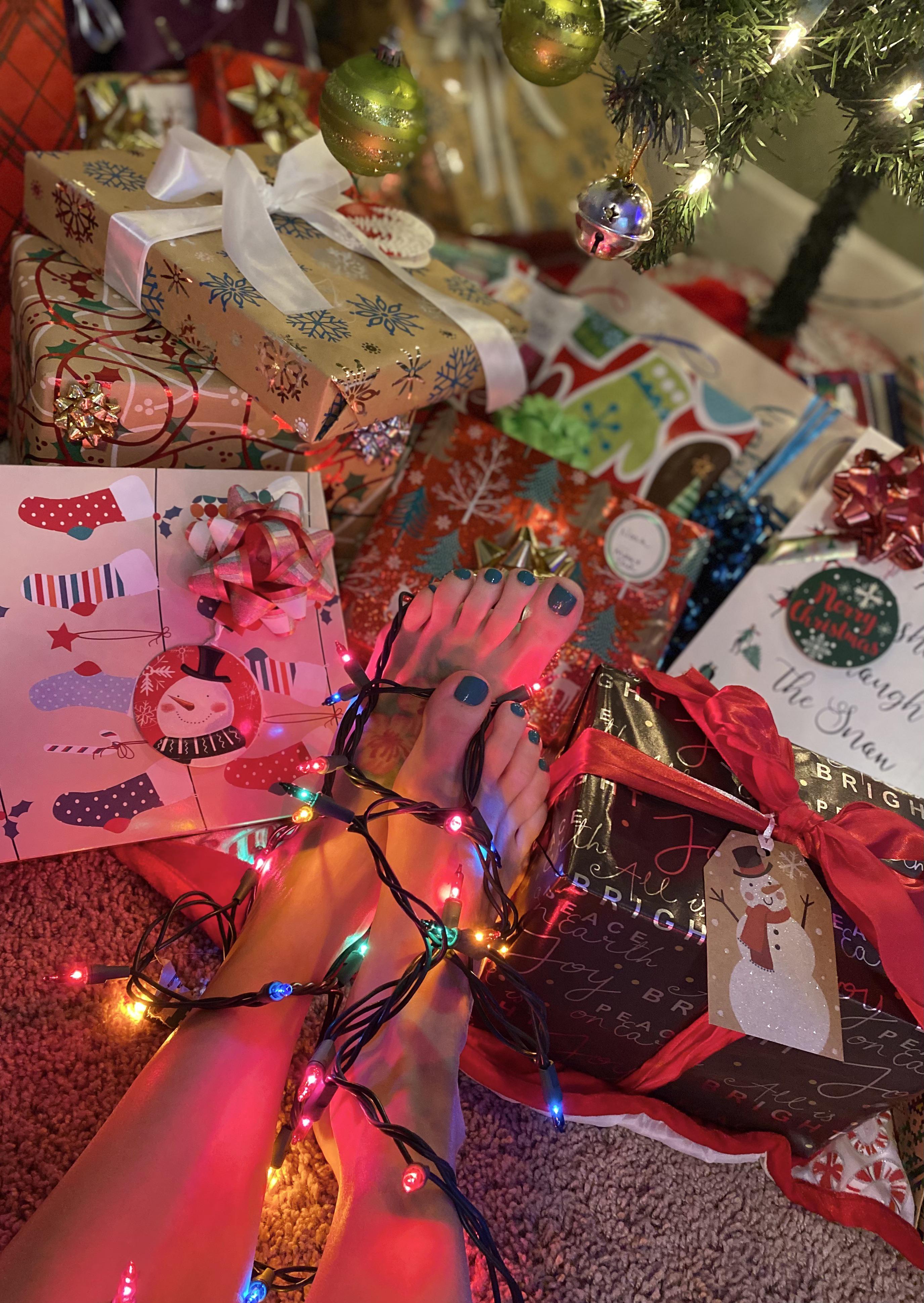 All Wrapped Up ♥️🎄♥️ | Scrolller