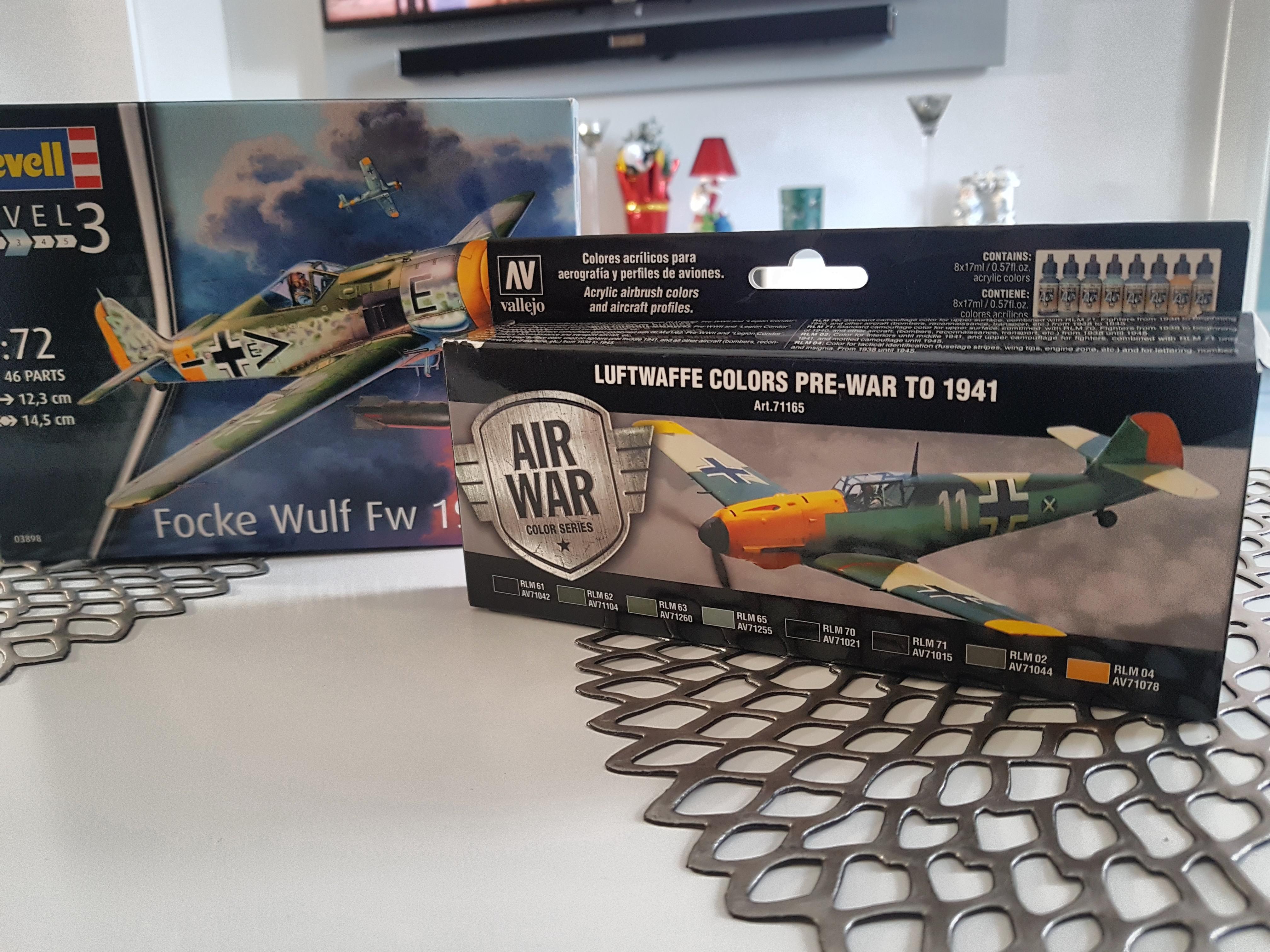 Alright, got my fw190 and the vallejo early war paint set! First got to finish my f117 tho ...