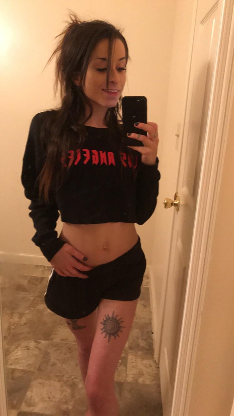 Alternative Chicks are just grown up emo kids 😋 | Scrolller