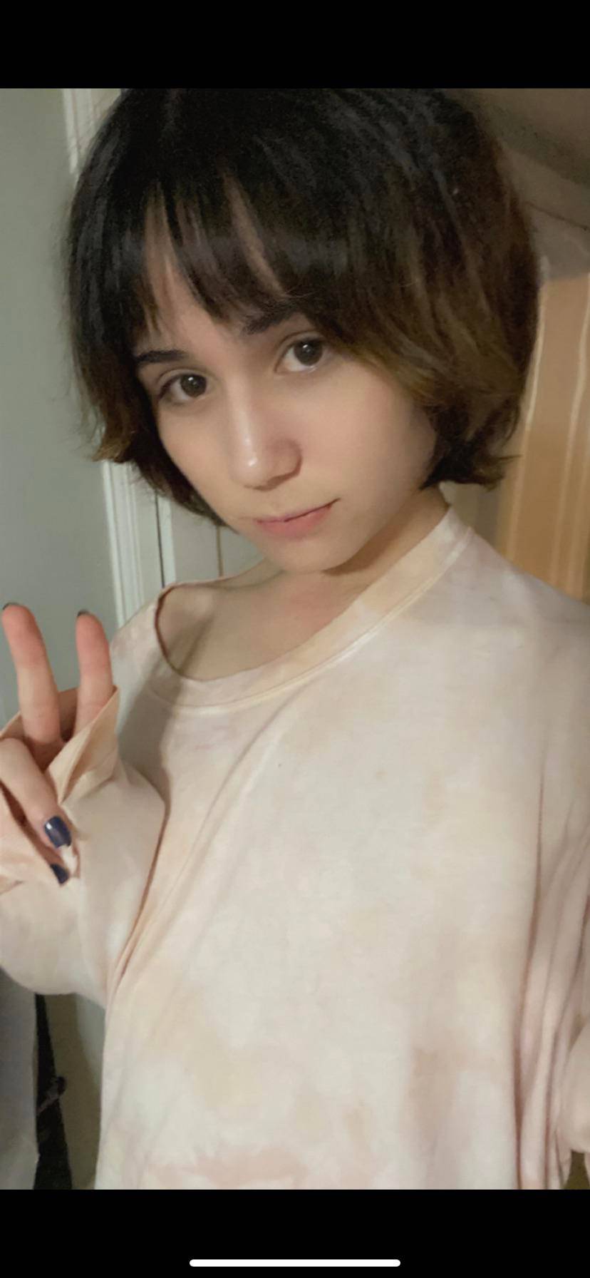 Am I still cute without makeup or contacts? | Scrolller