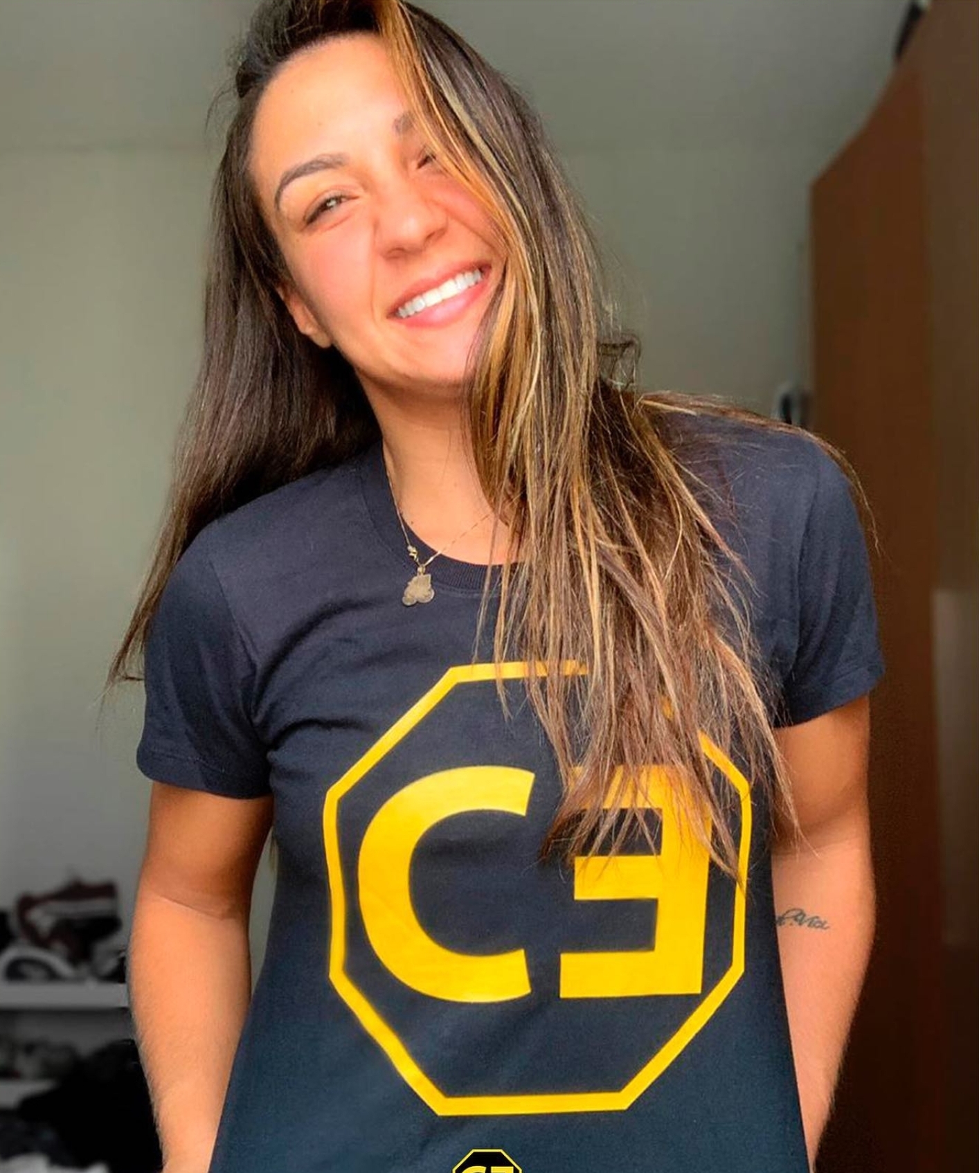 Amanda ribas | Scrolller