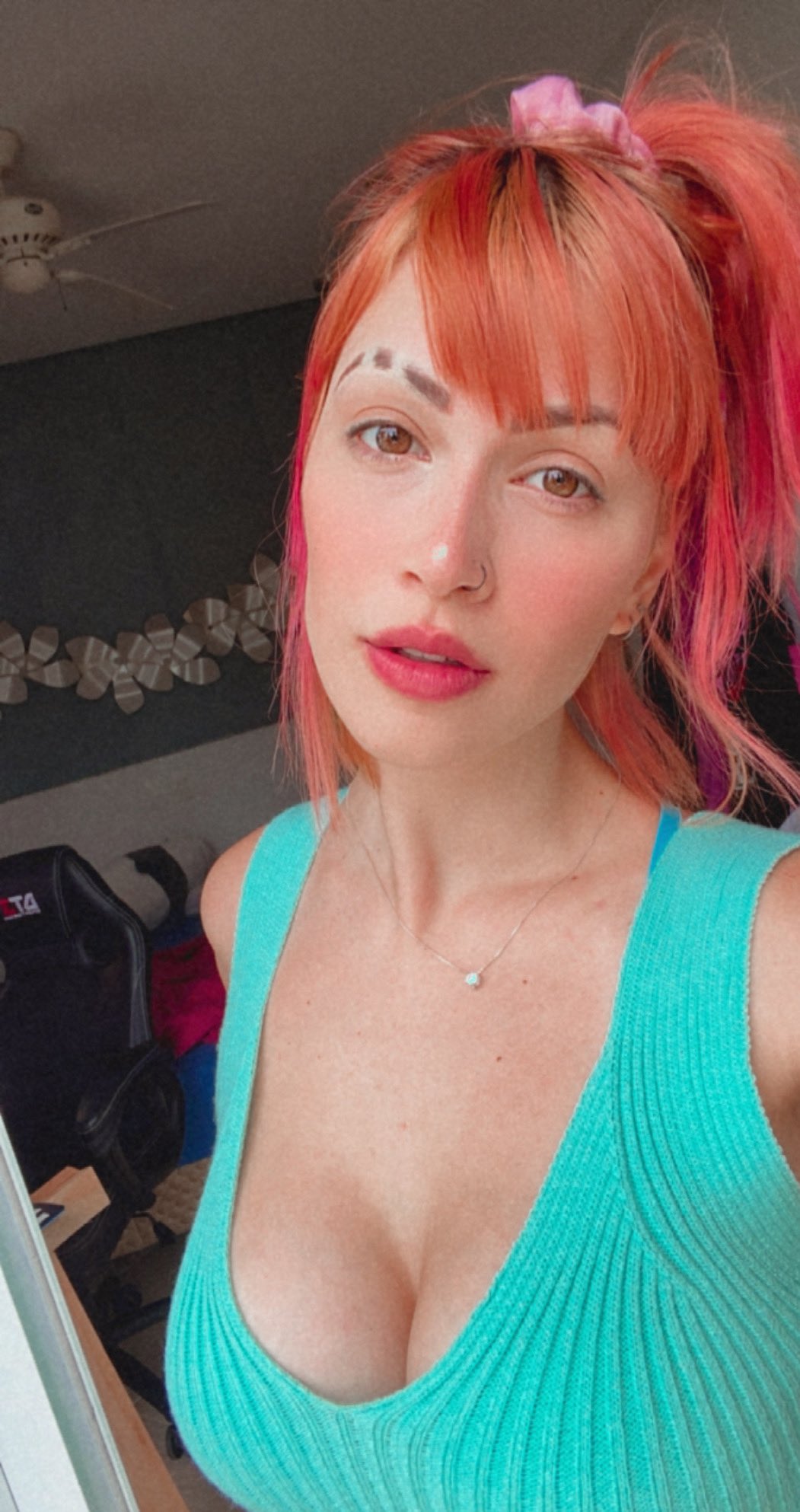 Amanda Toledo | Scrolller