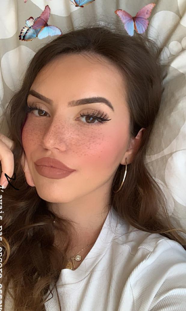 Amazing lips | Scrolller