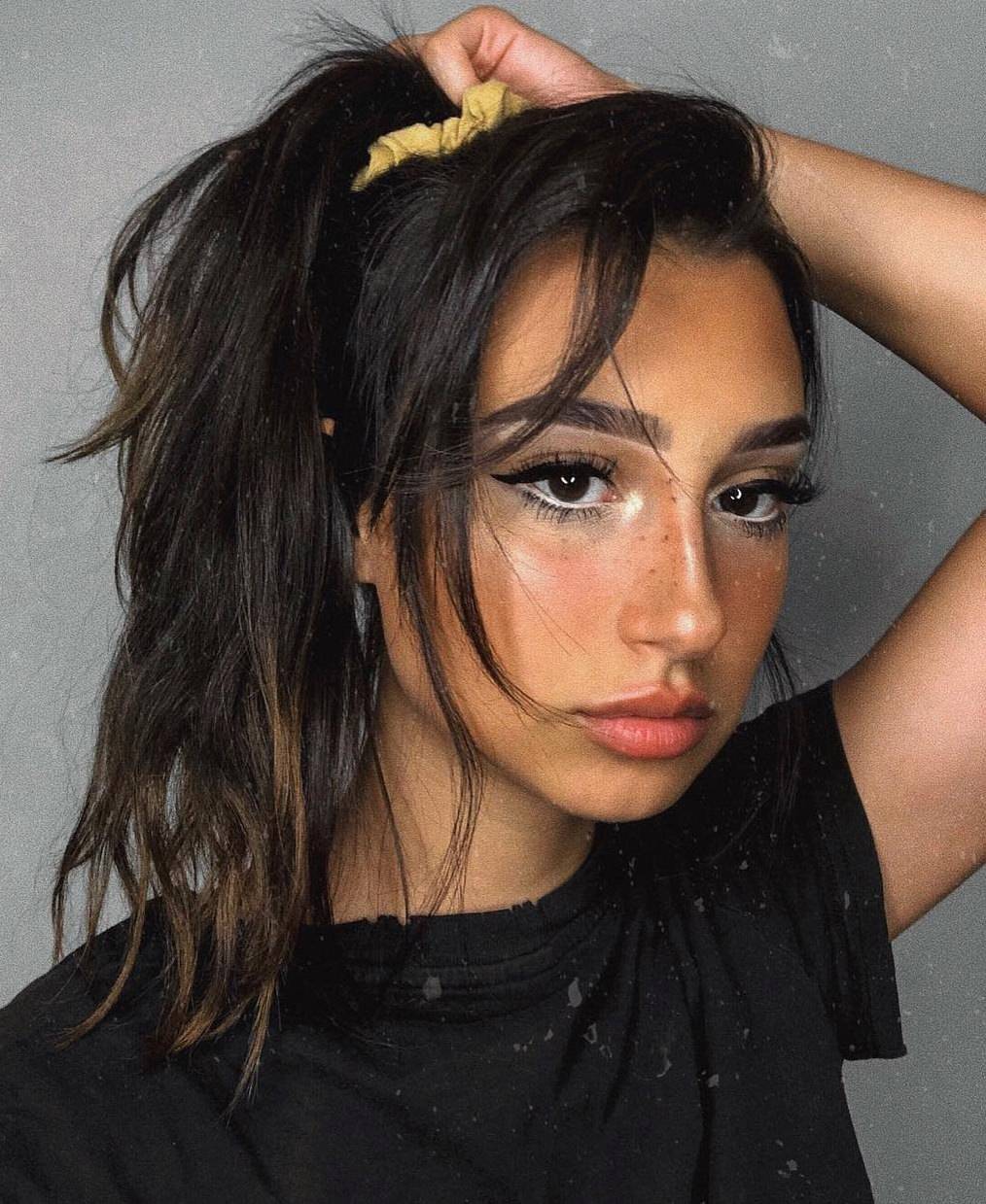 Amber Gianna | Scrolller