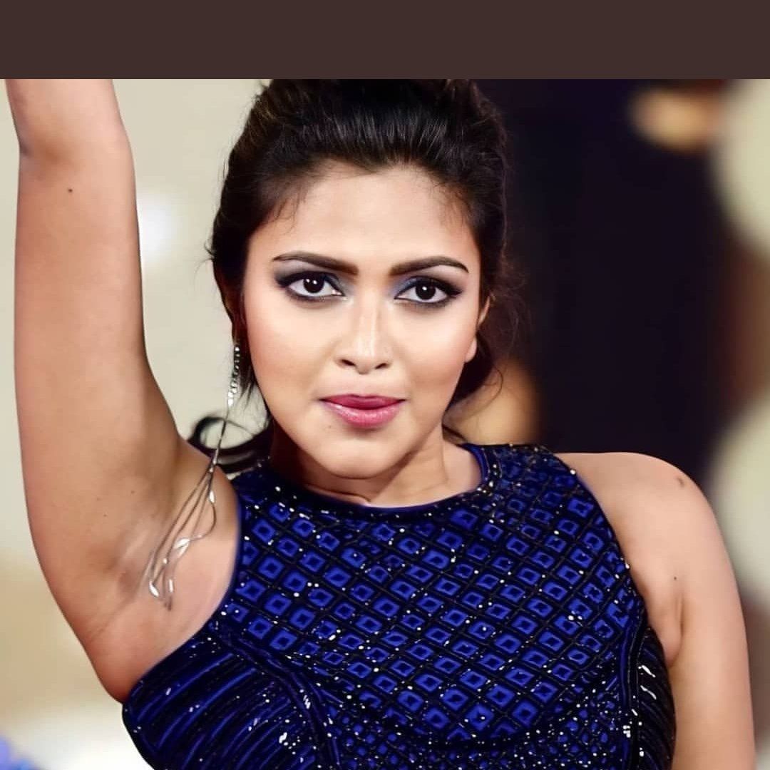 Amla paul showing her dusky sweaty pit | Scrolller