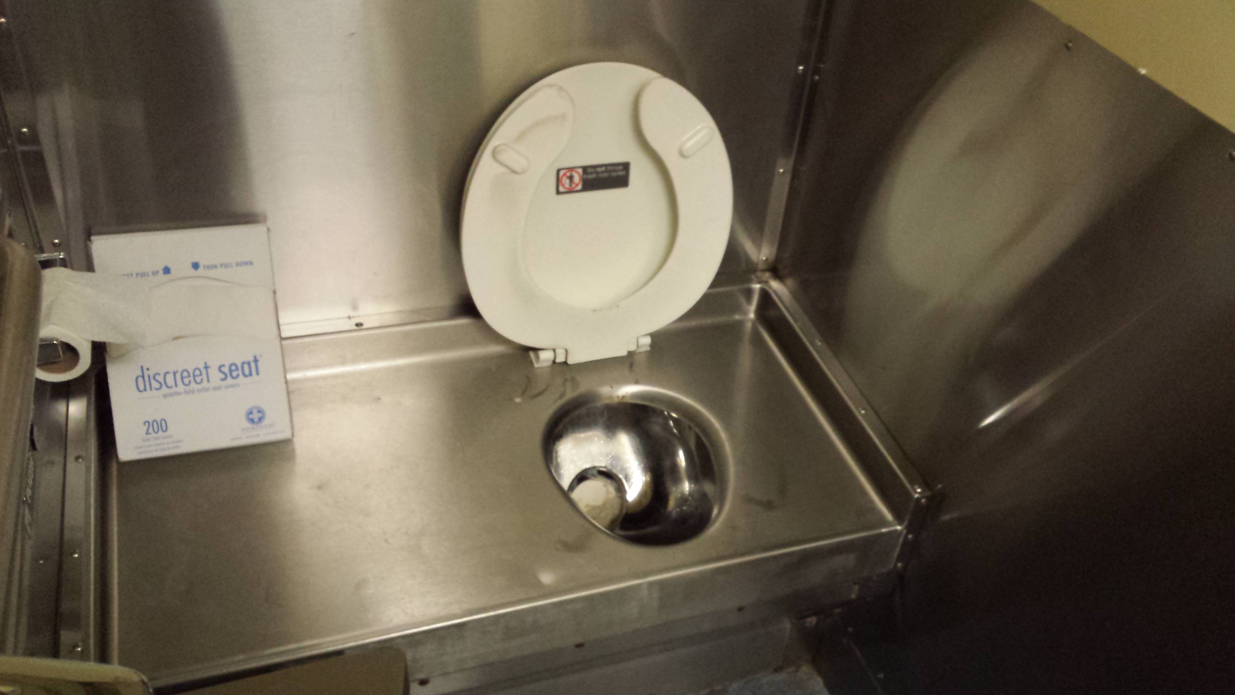 Amtrak Toilet | Scrolller