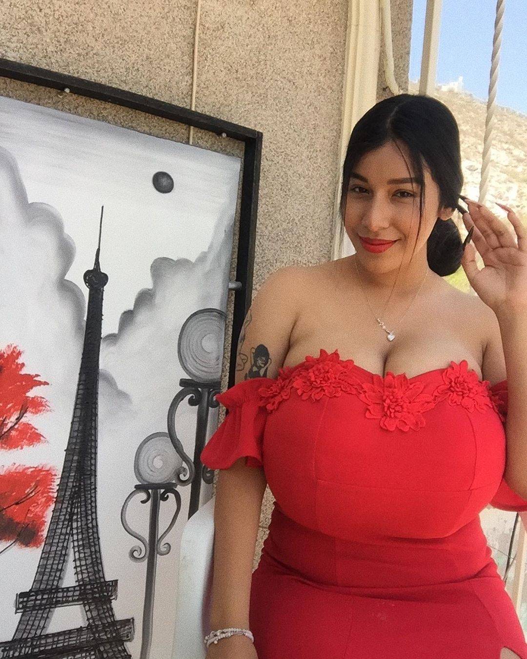 Amy winos | Scrolller