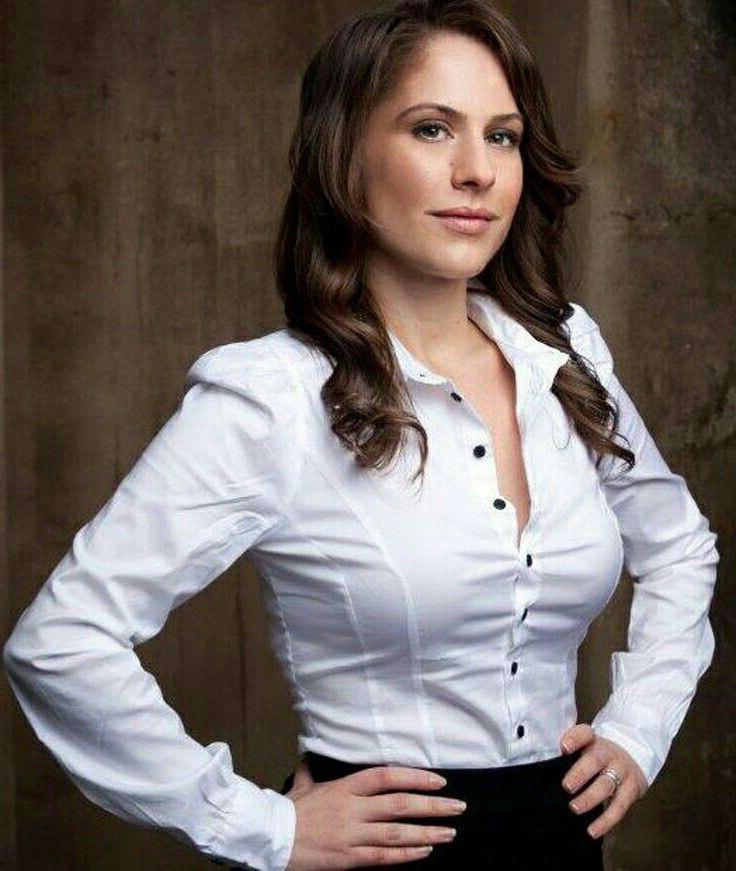 Ana Kasparian needs her shirt ripped off while she is reporting | Scrolller