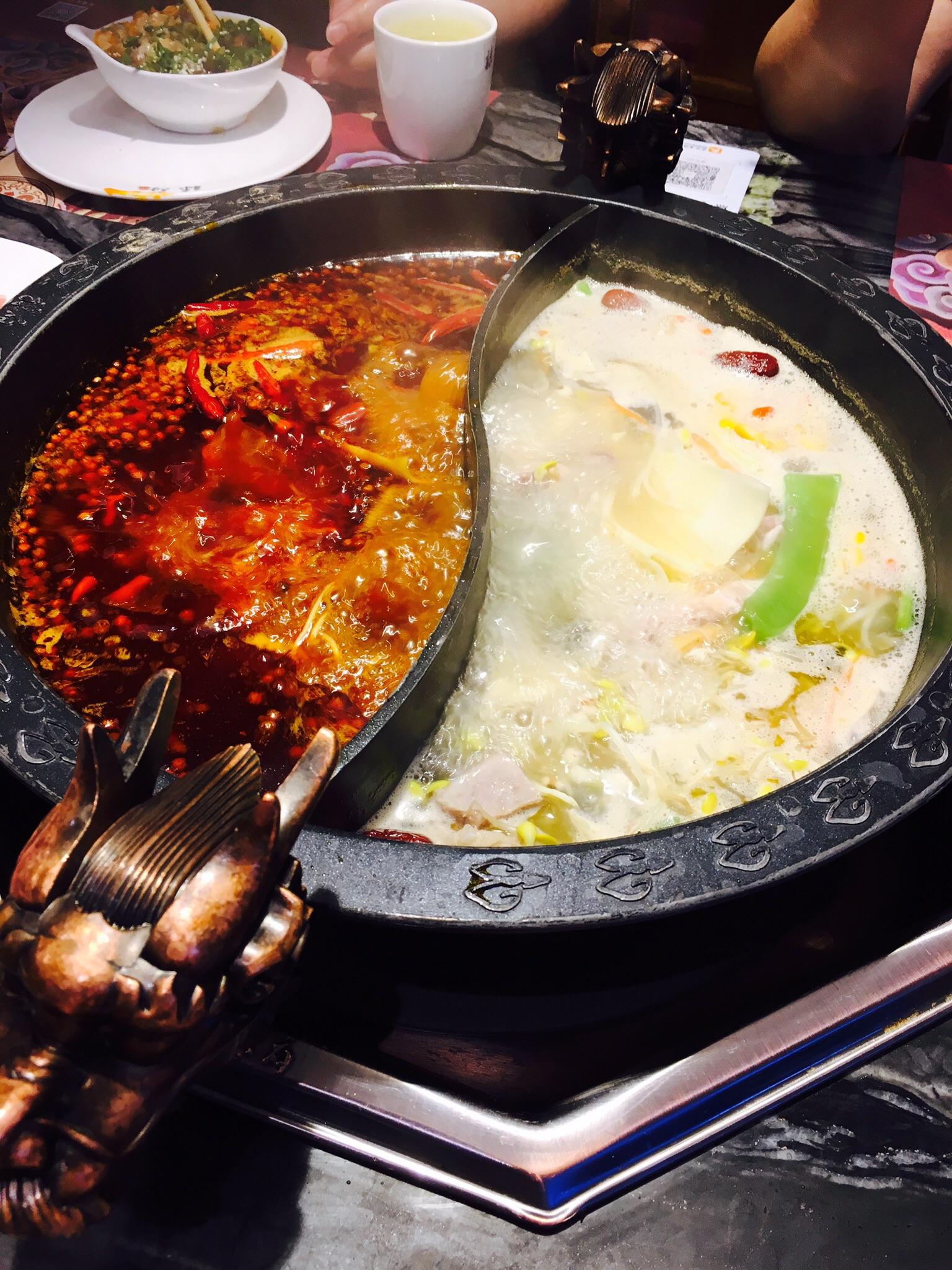 And eating the favorite hot pot! | Scrolller
