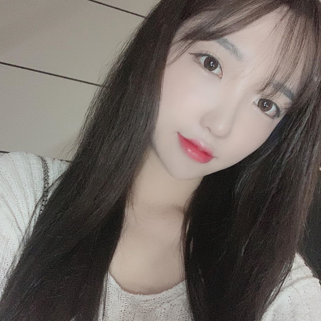 And here is cute girlfriend material Ye Eun! | Scrolller