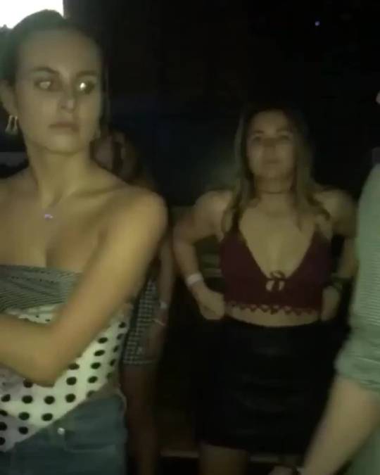 And the mating ritual begins | Scrolller