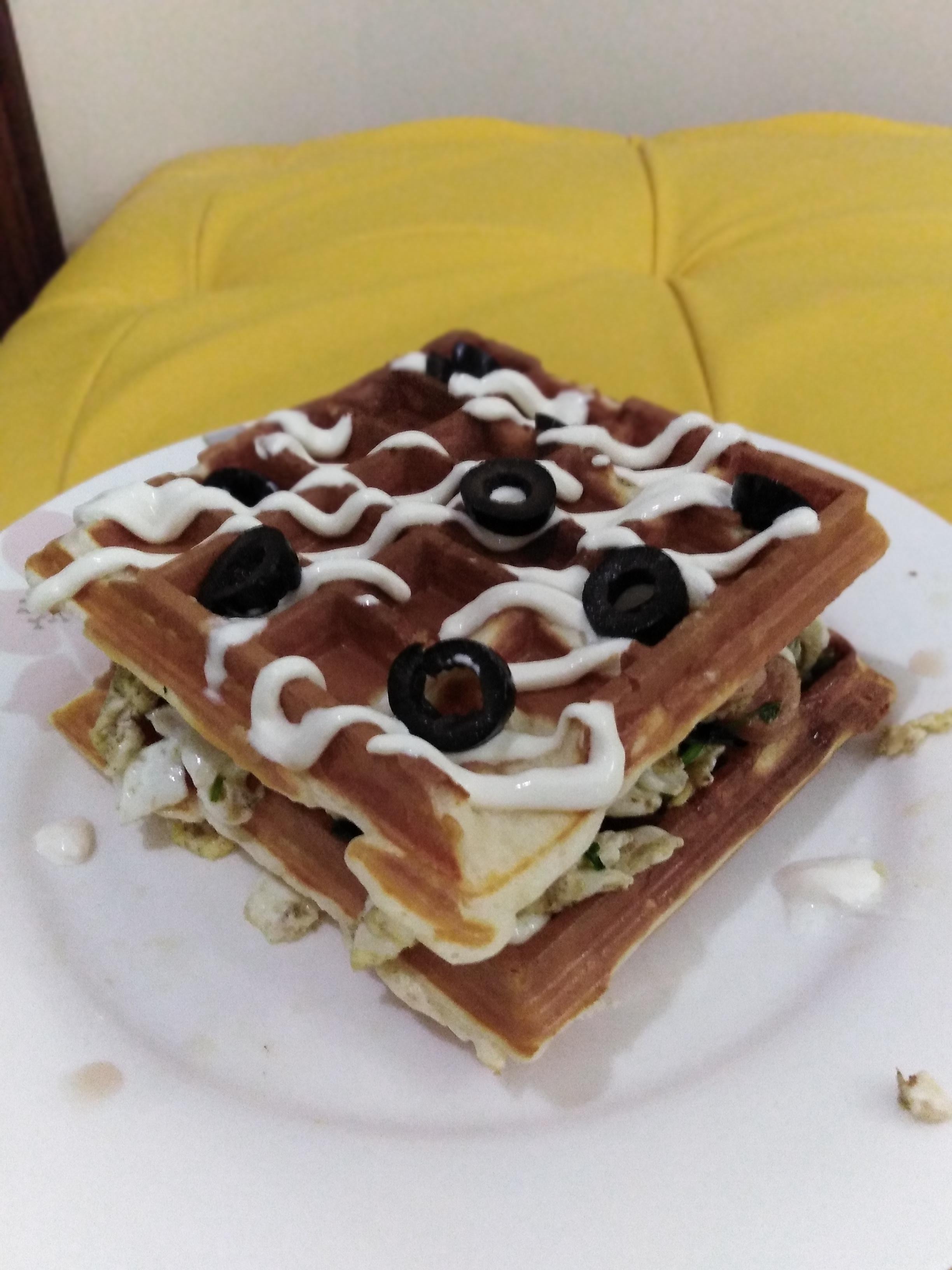 And THIS, ladies and gentlemen, is what you call a SAVOURY waffle. Basically a dessert waffle ...