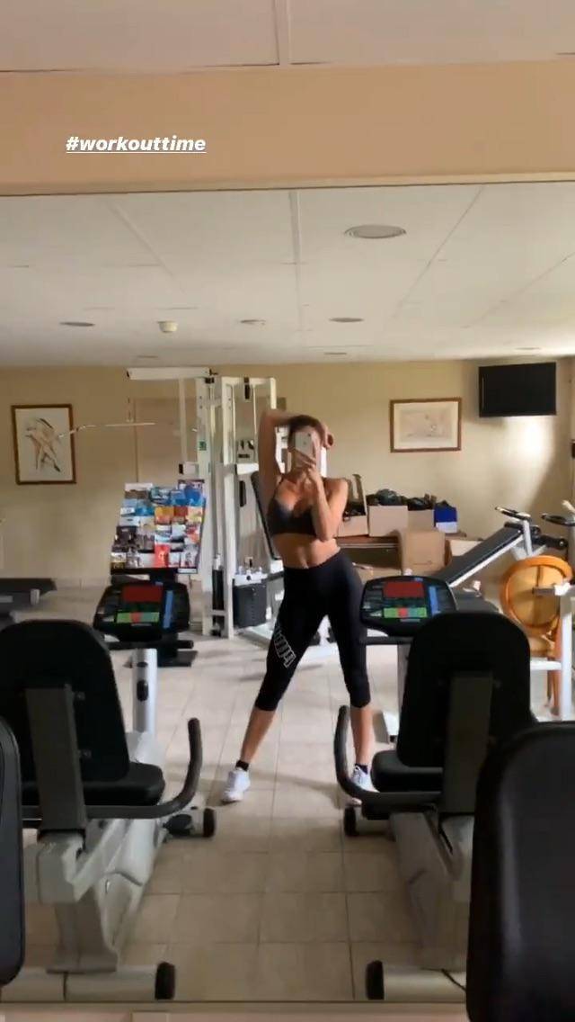 Andja Lorein | Scrolller