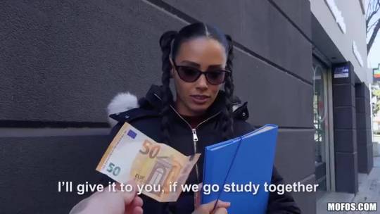 Andreina Deluxe | Lessons In Public Pickups | Scrolller