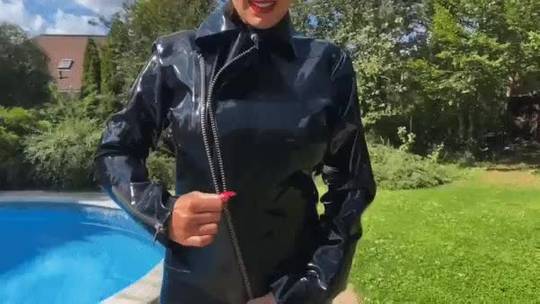 Angel Wicky In Black Scrolller