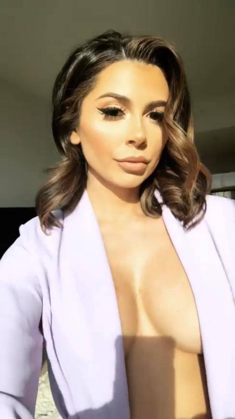 Angela IG story | Scrolller