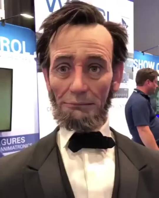 Animatronic Abraham Lincoln | Scrolller