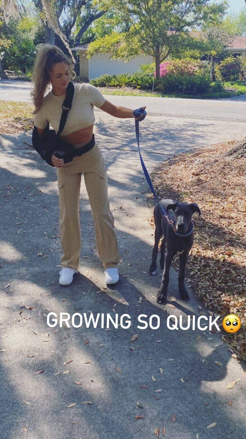 Anna Jay and Navy | Scrolller