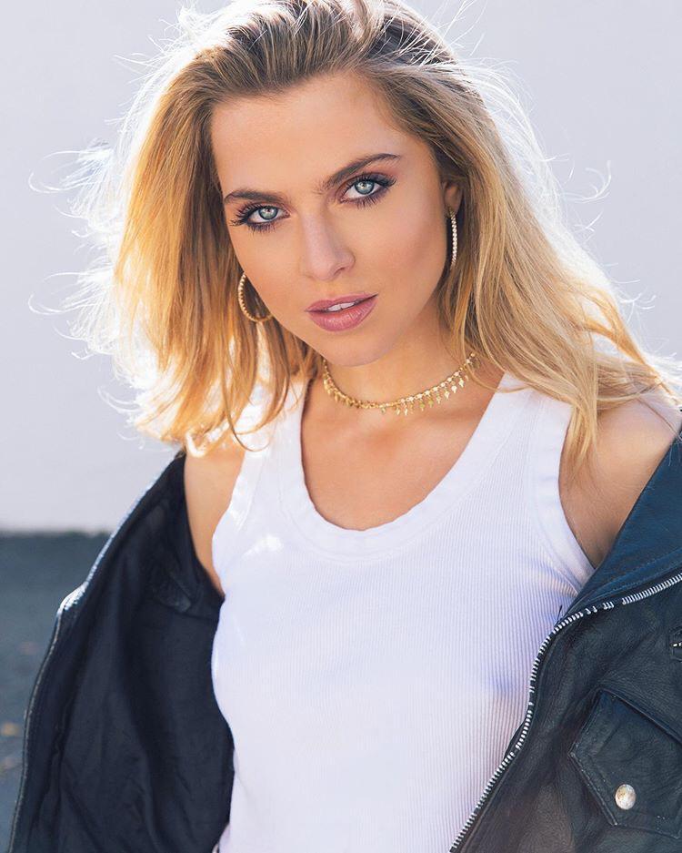 Anne Winters | Scrolller