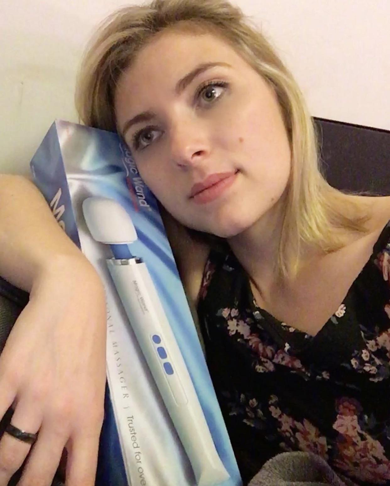 Annie’s got a new boyfriend | Scrolller