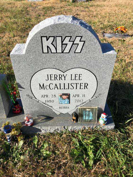 Another KISS gravestone. R. I. P. Jerry | Scrolller