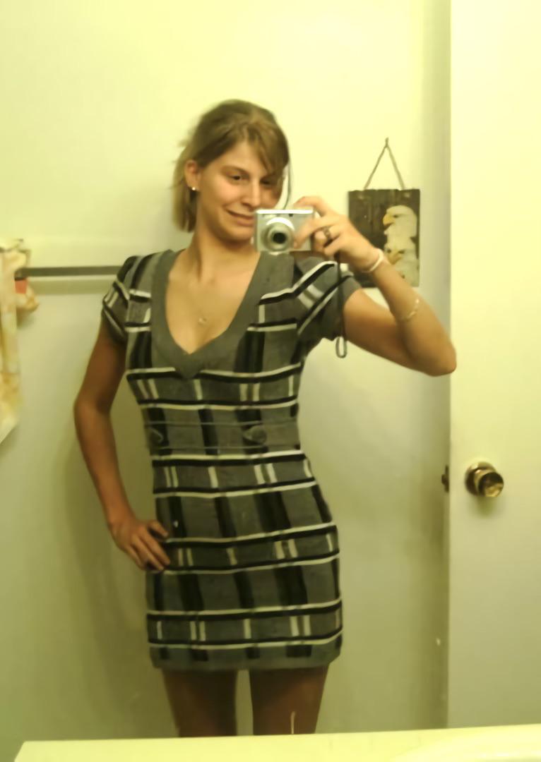 Another pic of the slut wife by popular demand . Anyone interested? | Scrolller