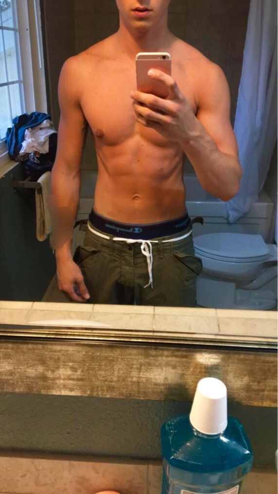 Another shirtless selfie | Scrolller