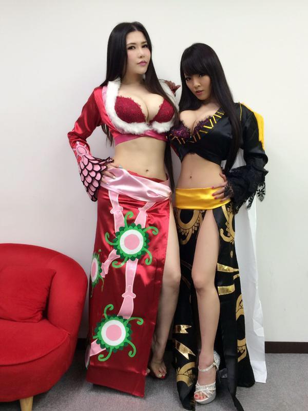 Anri Okita and Hitomi Tanaka as Boa Hancock | Scrolller