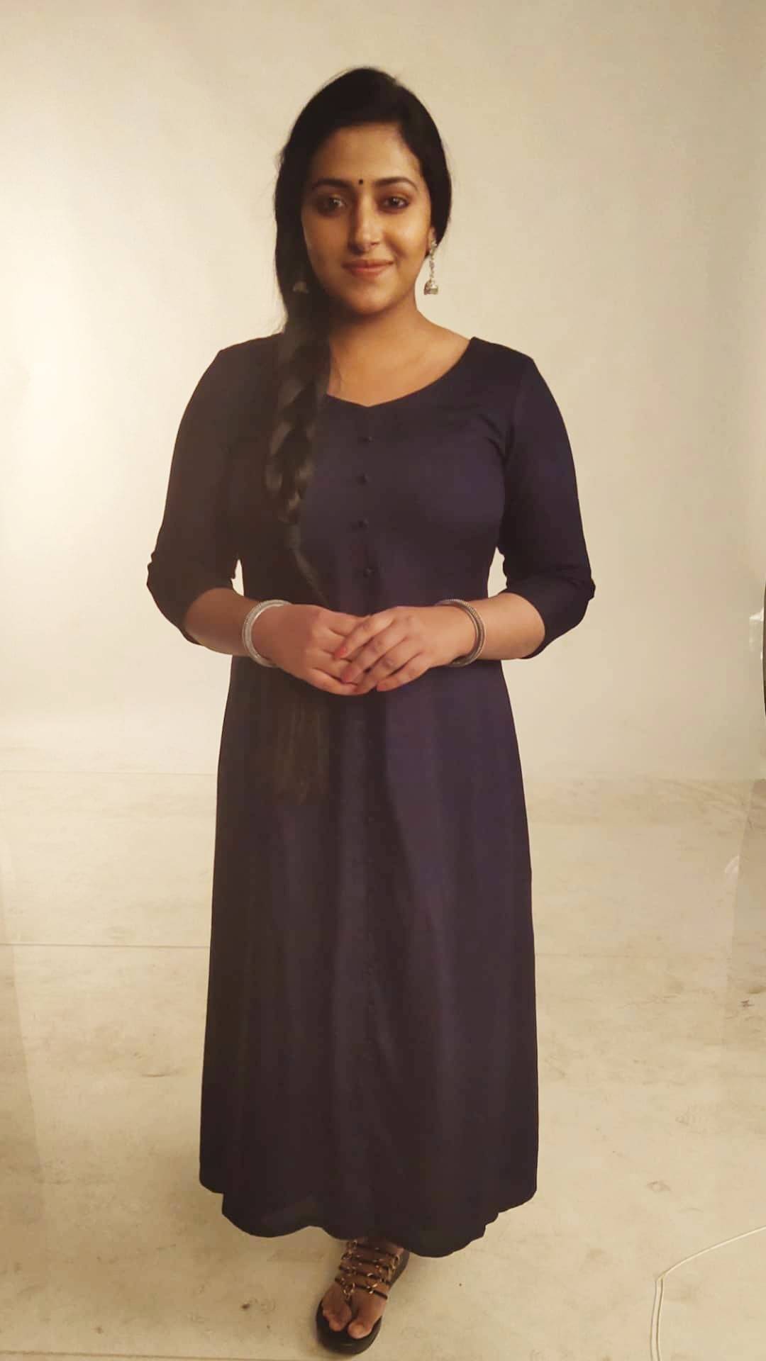 Anu Sithara 😍 | Scrolller