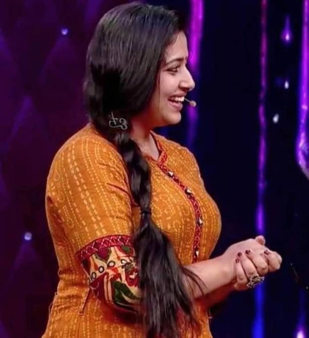 Anu Sithara | Scrolller