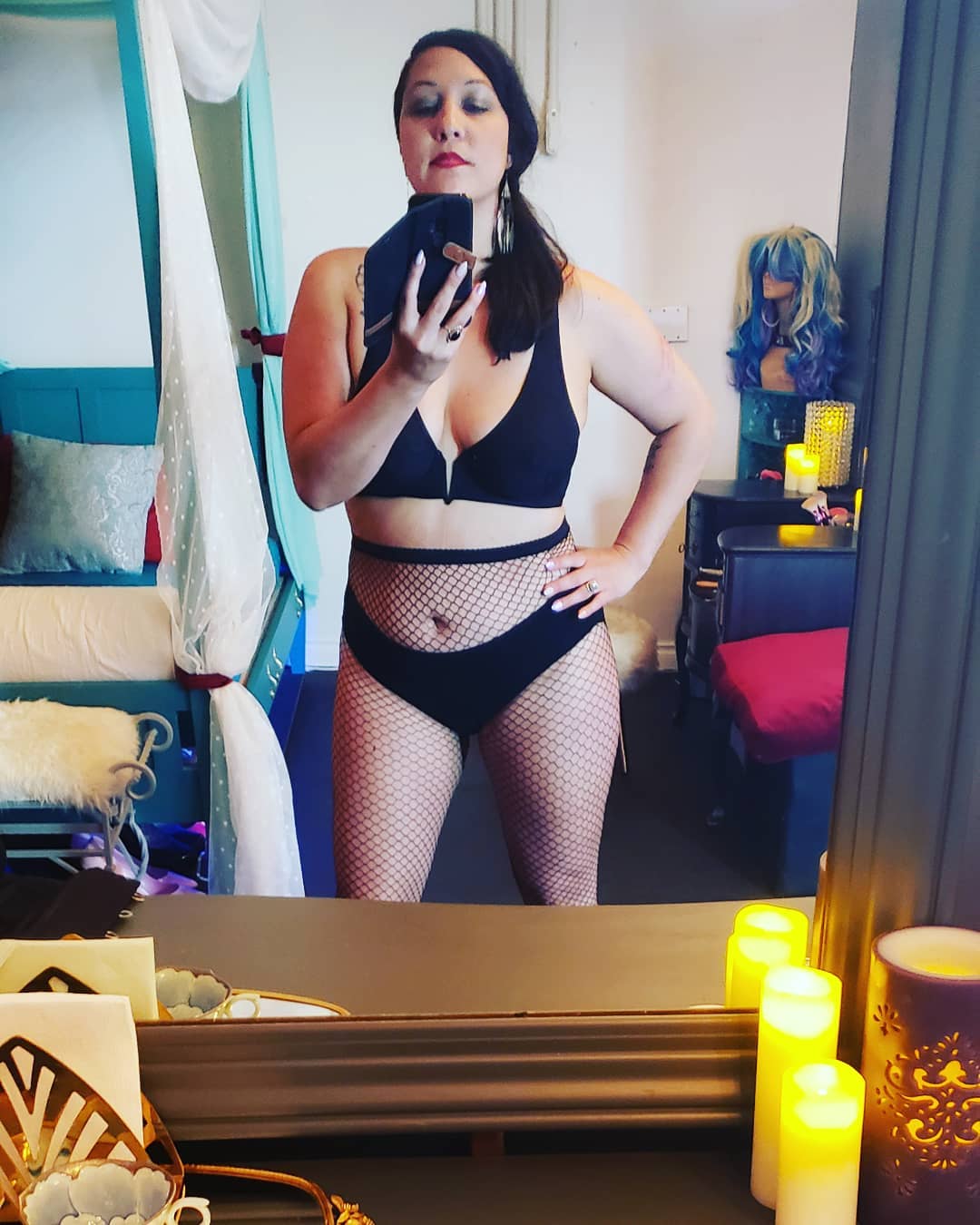 😘😘😘 | Scrolller