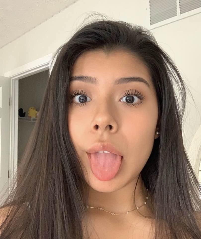 Anybody? Her name? | Scrolller