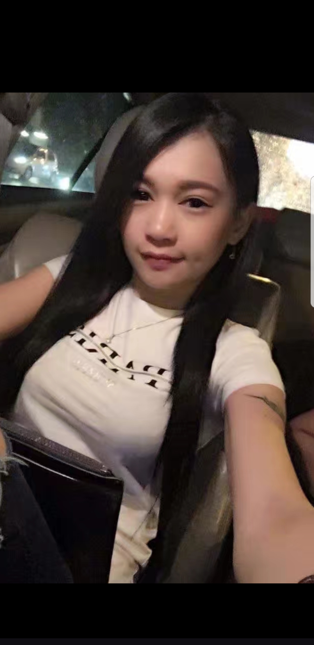 Anyone know her name or fb/ig? | Scrolller