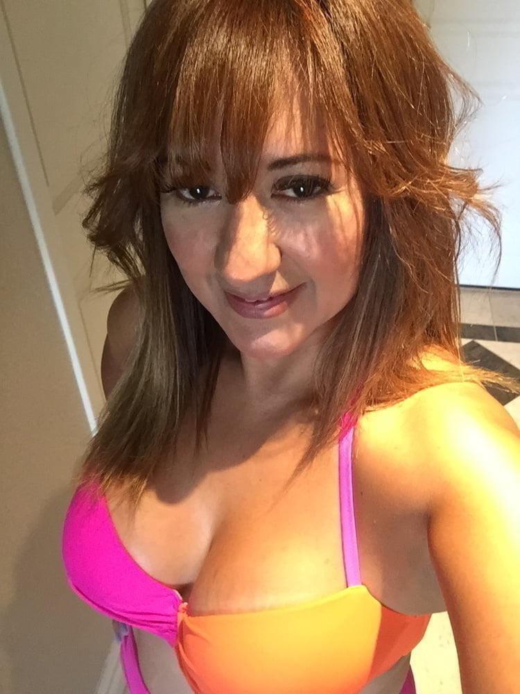 Anyone want to help expose her | Scrolller