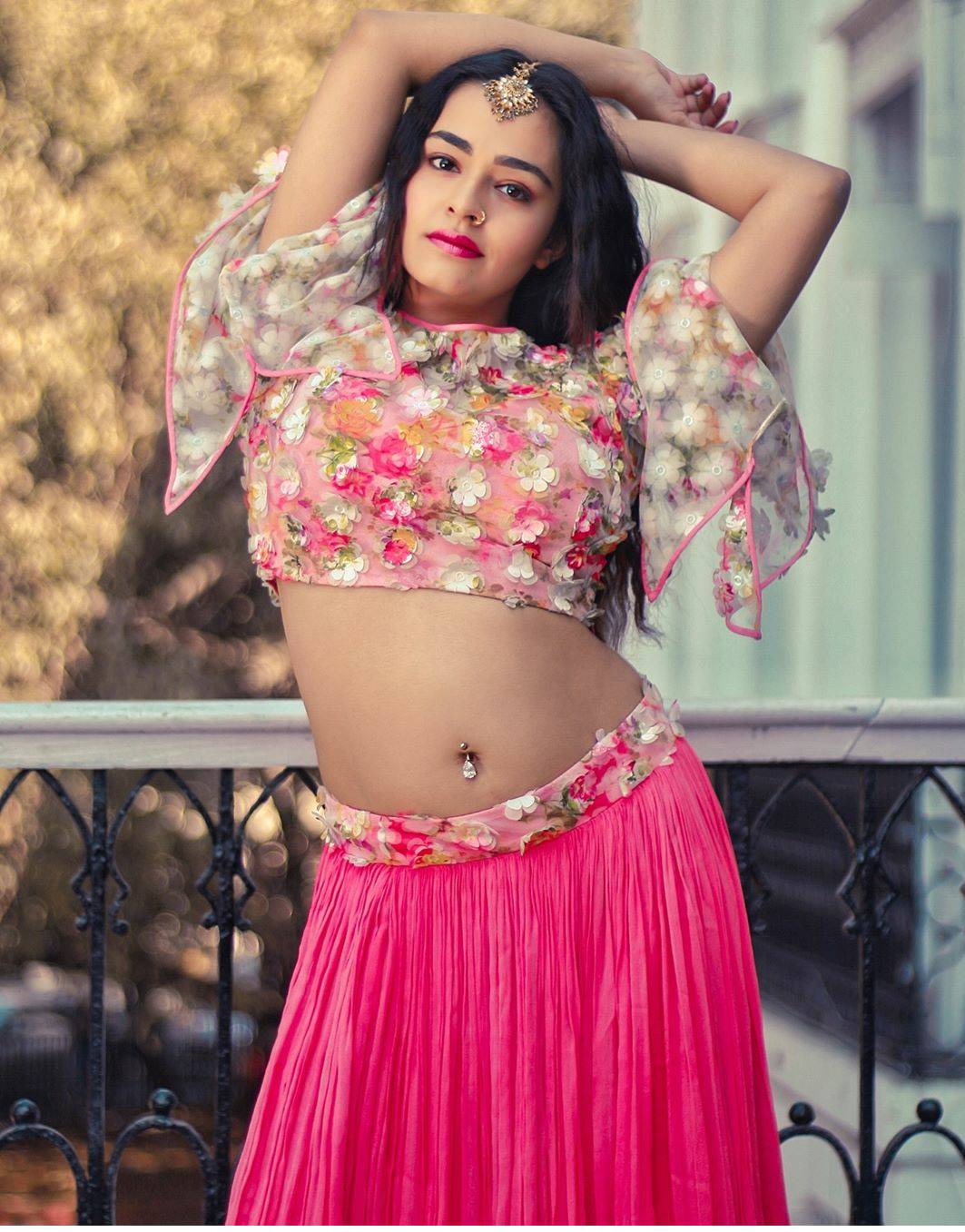 Apoorva Arora Hot Navel-2 (Old Pic) | Scrolller