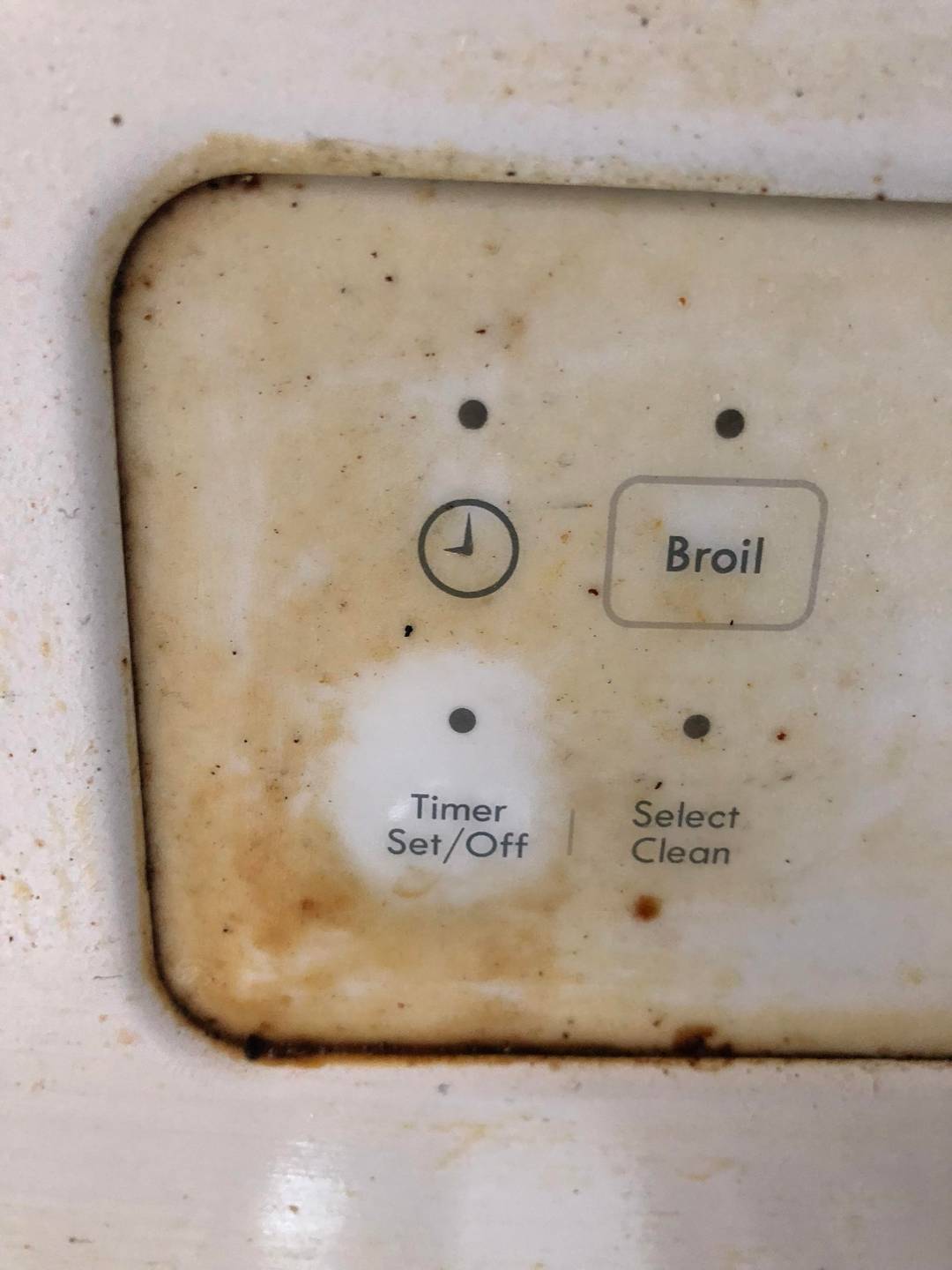Apparently the only button used on my sister’s oven. | Scrolller